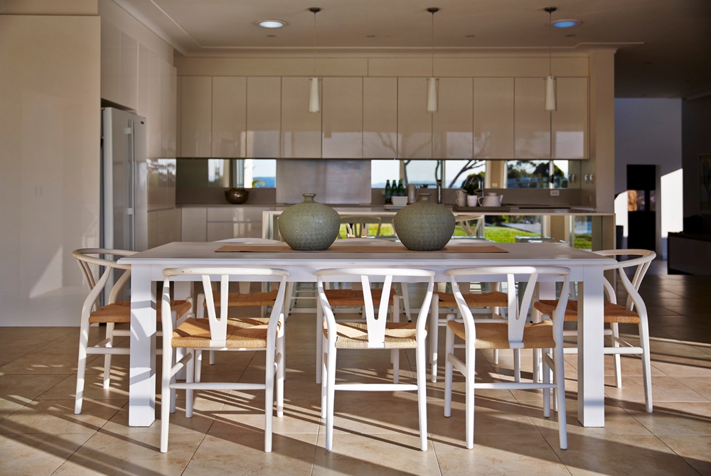 The Benefits of Mirror Splashbacks for Your Home or Office